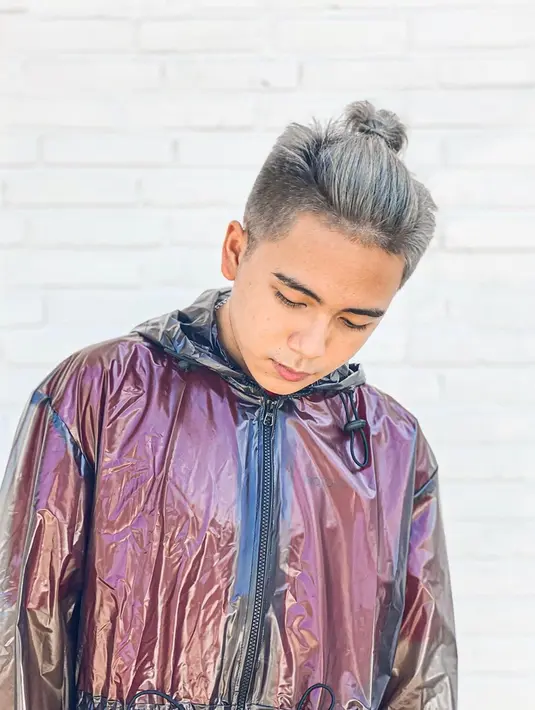 FOTO: Gaya Brandon De Angelo dengan Warna Rambut Baru yang Makin Keren ...