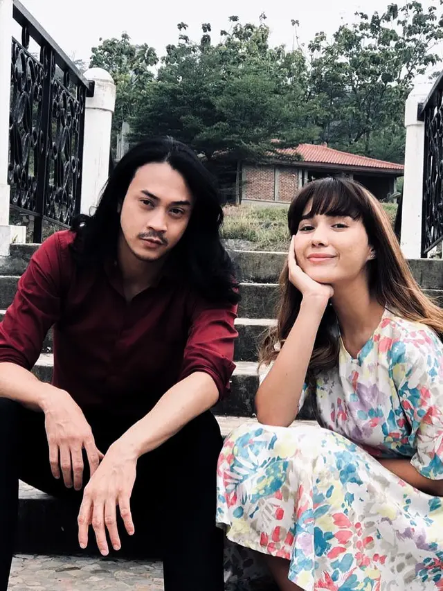6 Potret Terbaru Dimaz Andrean Tampil Gondrong, Makin Tampan - Hot ...