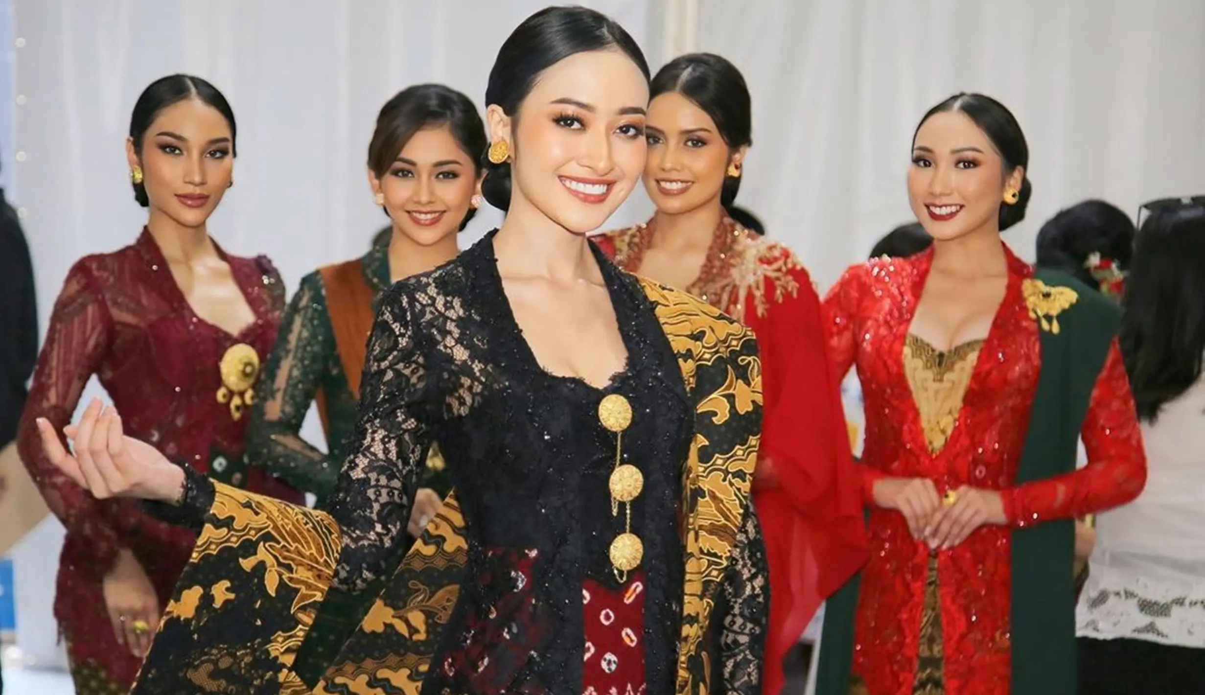 Pesona Puteri Modiyanti dalam Balutan Kebaya, Anggun - Foto Liputan6.com