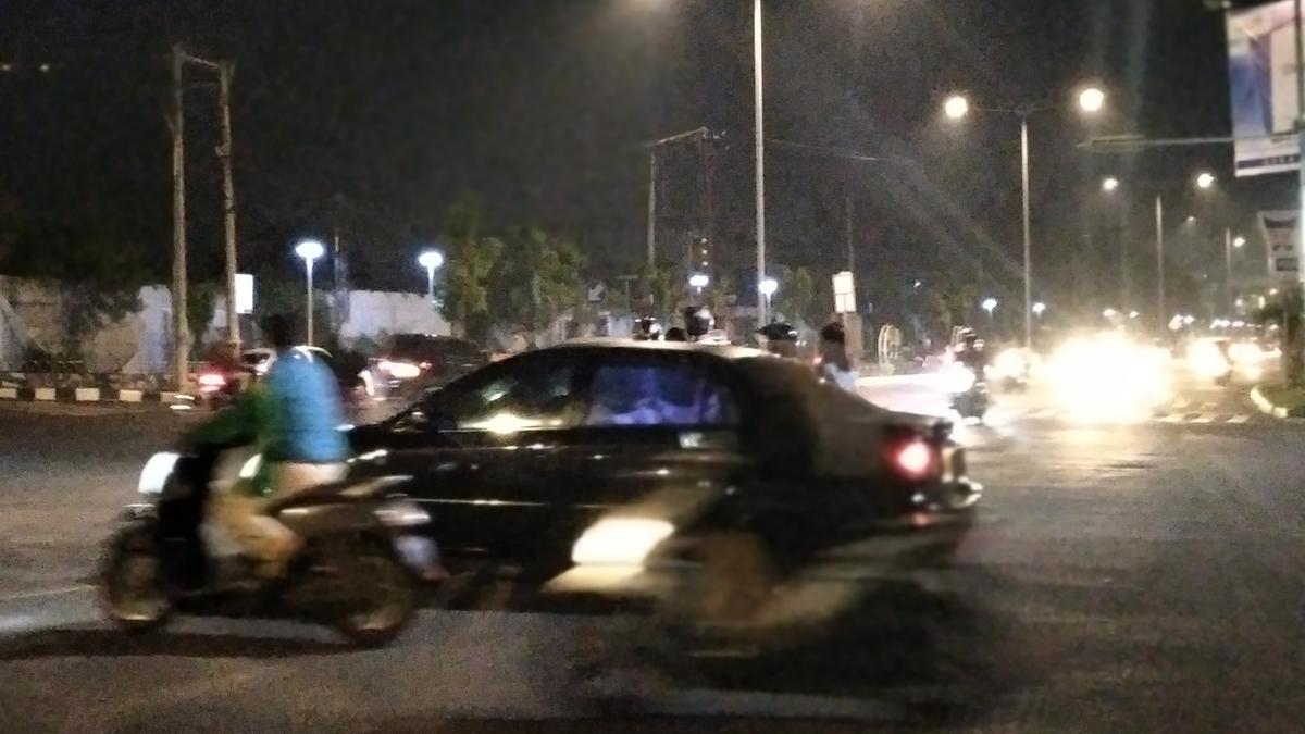 Objek Wisata Tutup, Jalan Utama Kota Padang Padat Jelang Pergantian ...