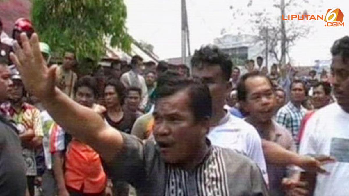 [VIDEO] Salah Ketik, Harian Metro Tapanuli Didemo - News Liputan6.com