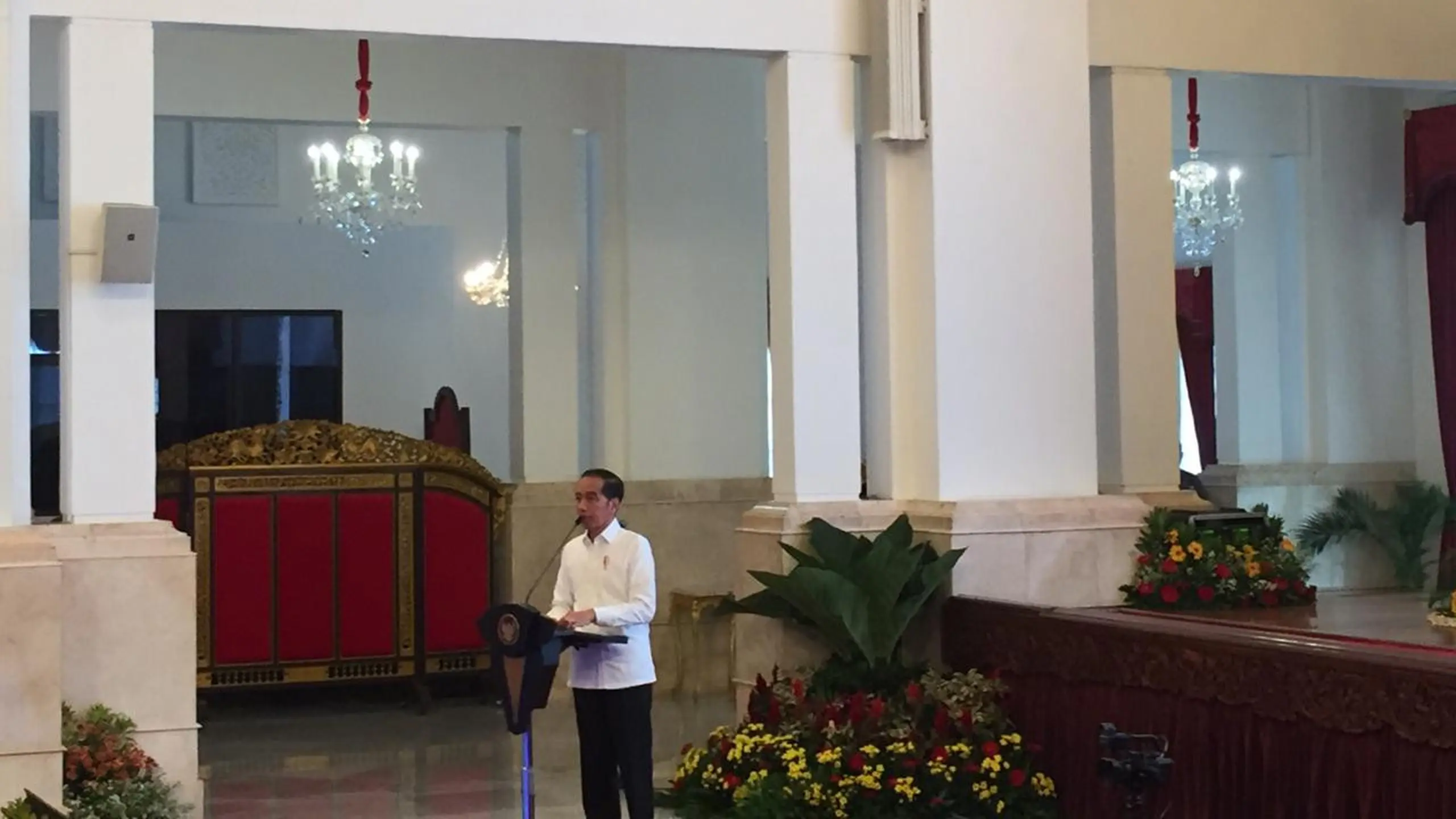 Jokowi Resmikan Pengoperasian 'Tol Langit' Palapa Ring