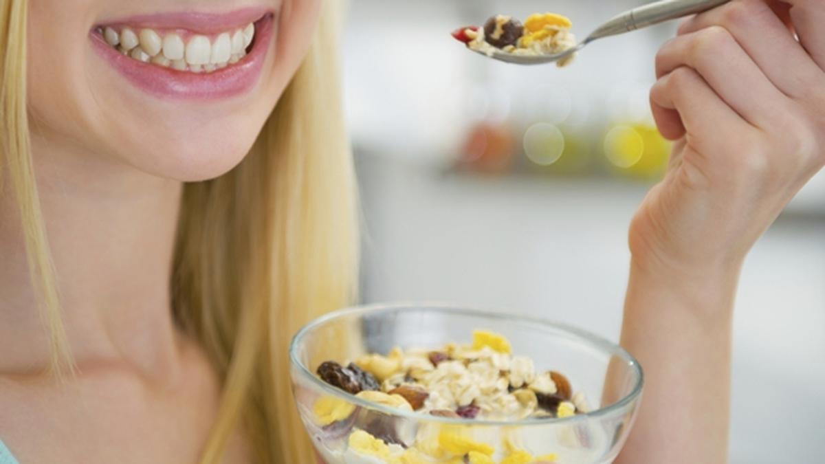 5 Alasan Kenapa Kita Perlu Mengonsumsi Havermut (Oatmeal) - Beauty ...