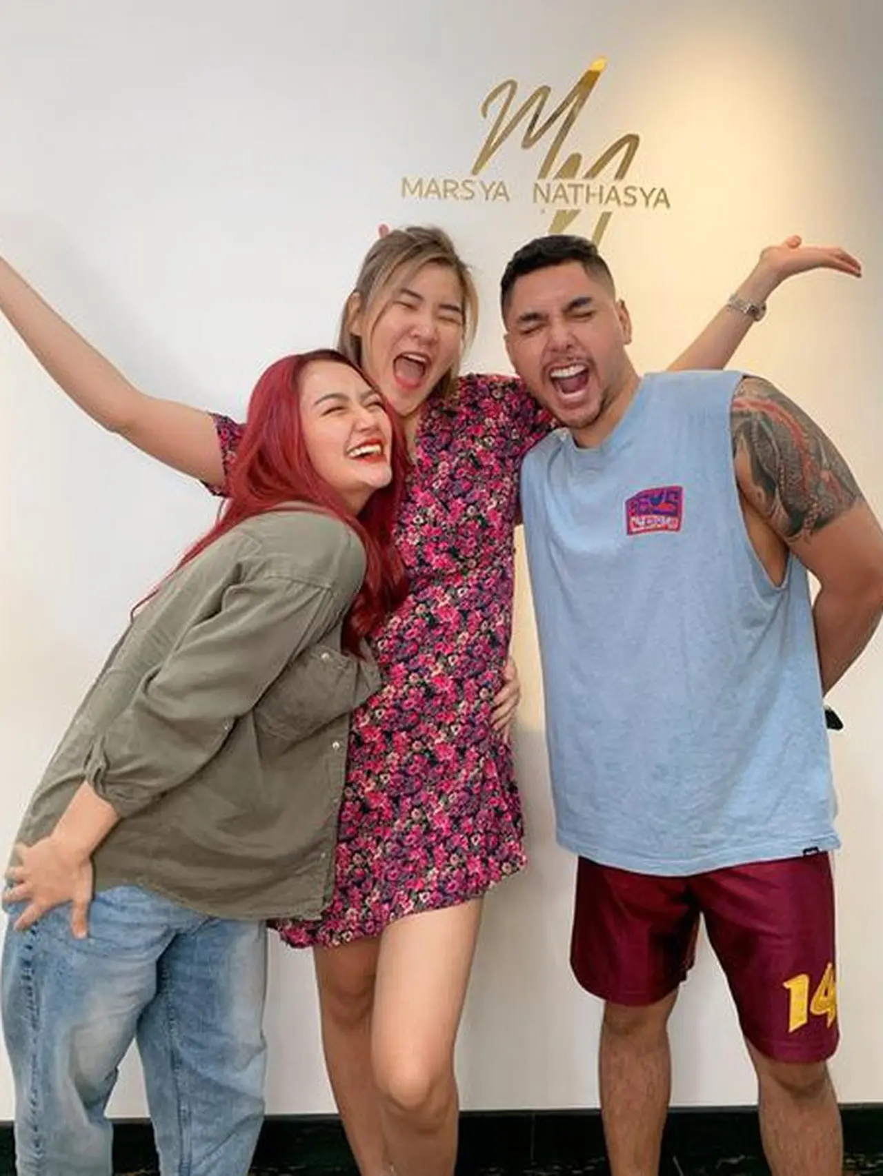 6 Potret Terbaru Siti Badriah dengan Rambut Merah, Terinspirasi ...