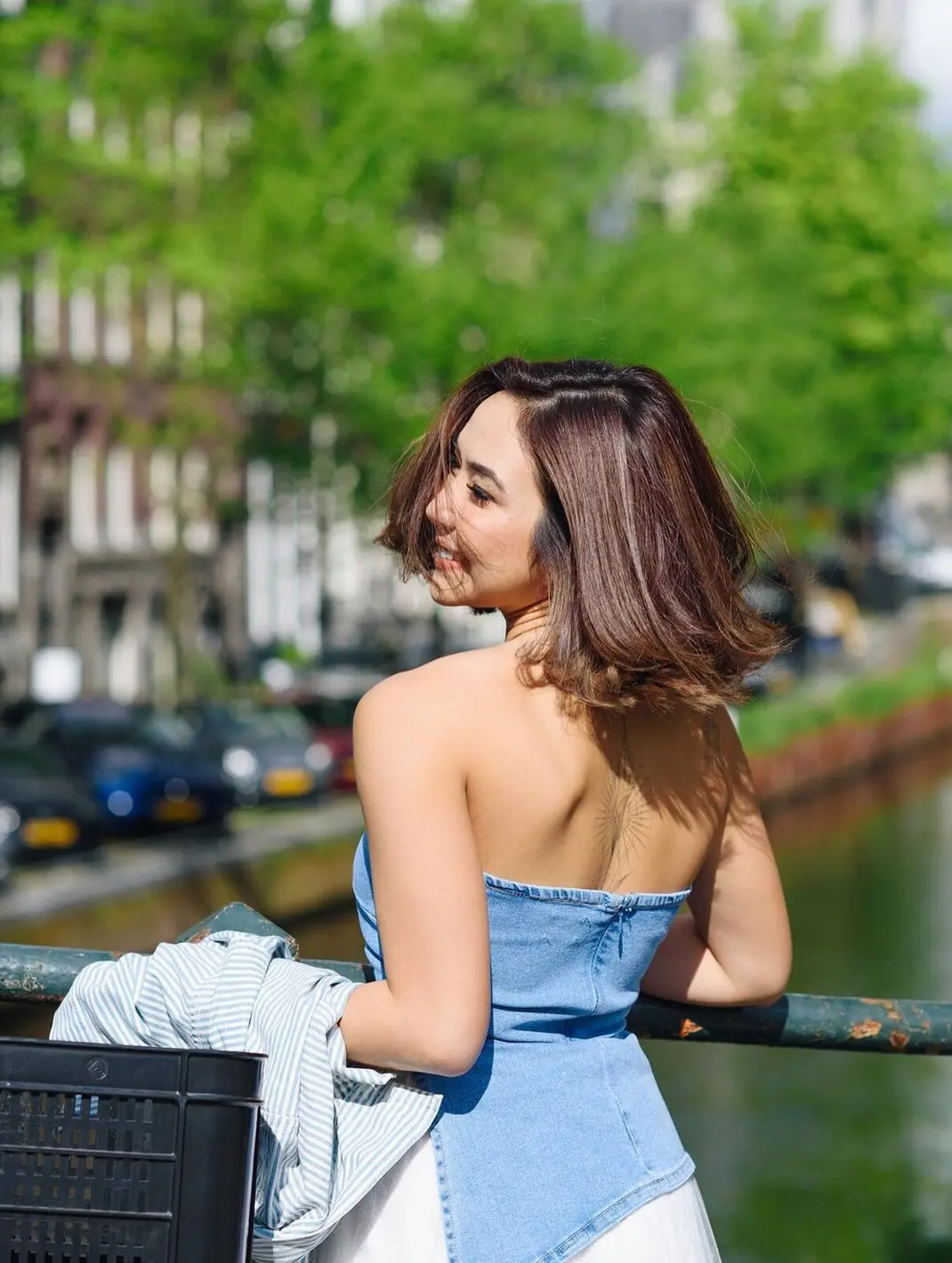 8 Gaya Modis Gisella Anastasia Liburan Keliling Eropa dengan Body Goals ...