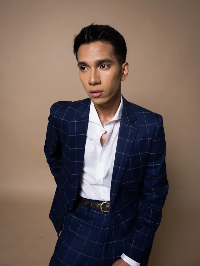 Lagu Baru Naim Daniel Puncaki Chart Muzik Muzik - ShowBiz Liputan6.com