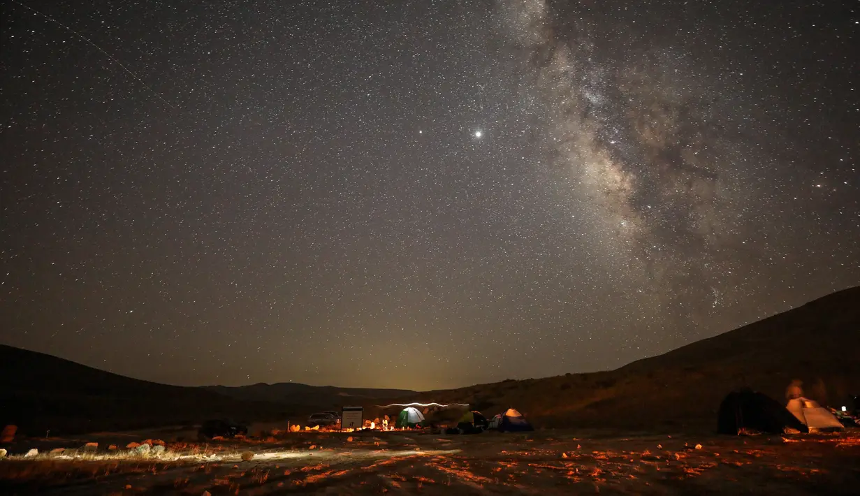 FOTO: Gemerlap Langit Israel Berhiaskan Hujan Meteor Perseid - Foto ...