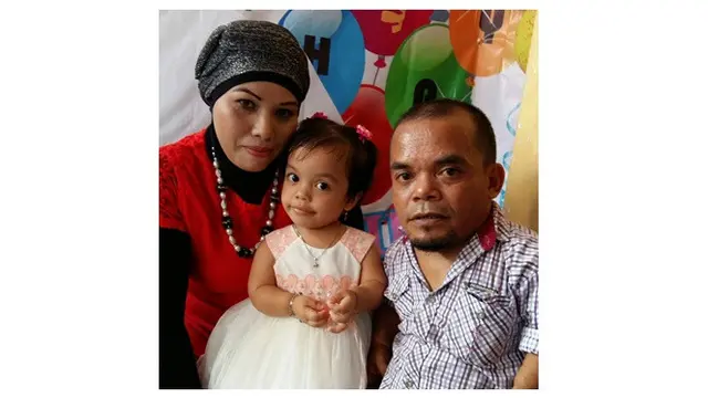 22 Tahun Menikah, Ini 6 Potret Mesra Ucok Baba dan Istri - Hot Liputan6.com