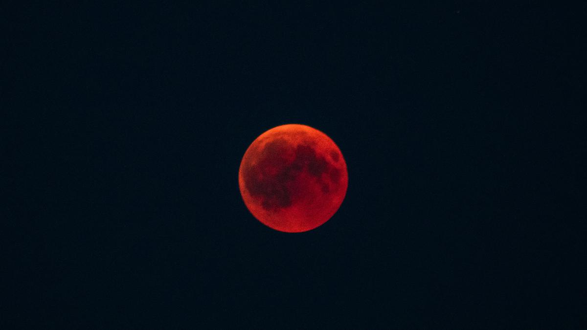 7 Fakta Menarik Super Blood Moon 2021, Terjadi Hanya 195 Tahun Sekali ...