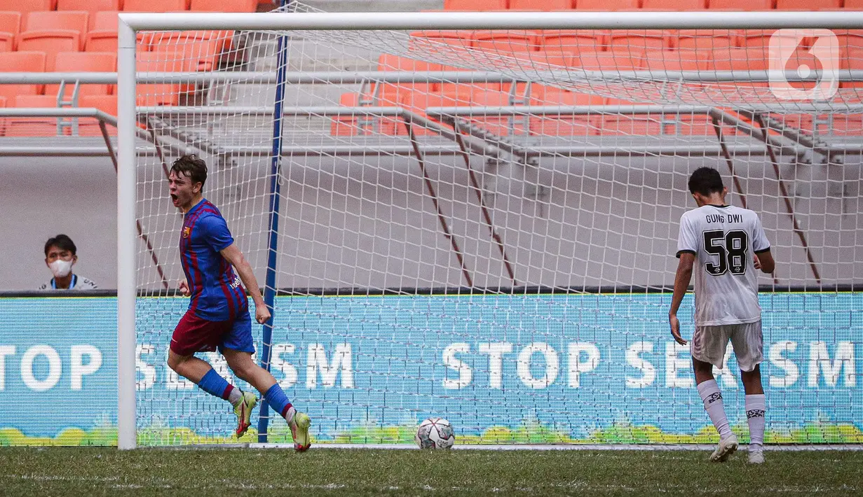 FOTO: Barcelona U-18 Taklukan Bali United U-18 di IYC 2021 - Foto ...