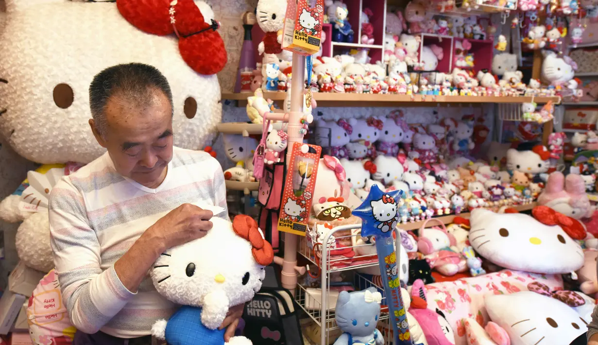 Koleksi Hello Kitty, Pensiunan Polisi ini Raih Gelar Guinness World ...