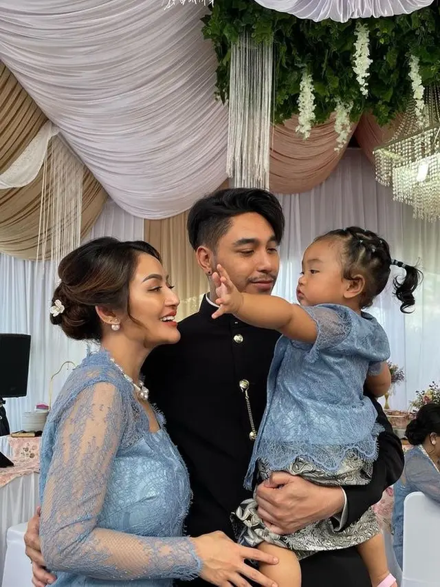 Jago Pose di Depan Kamera, Ini 6 Potret Menggemaskan Xarena Anak Siti Badriah - Entertainment ...