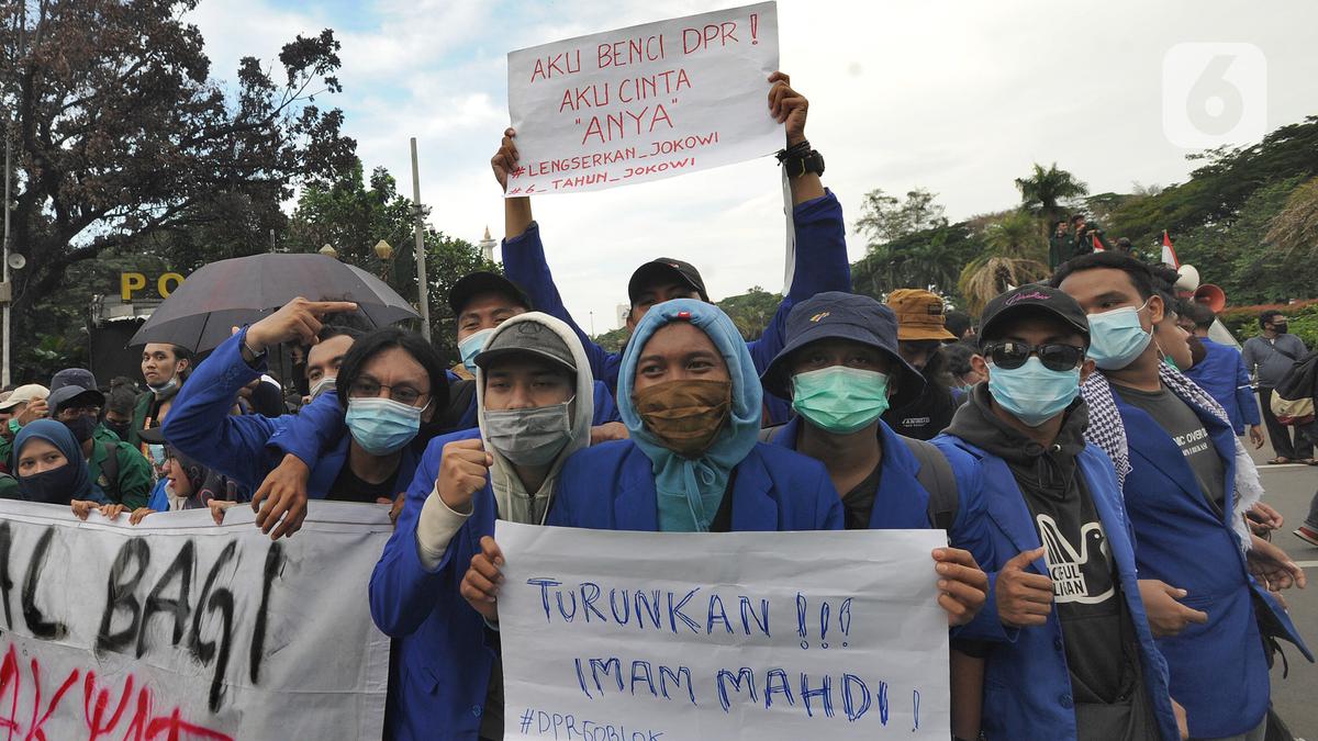 Foto Potret Aksi Mahasiswa Tolak Omnibus Law Uu Cipta Kerja Foto