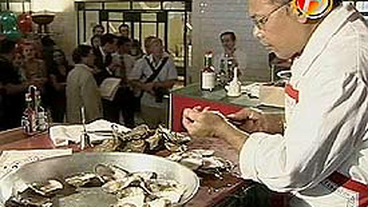 Lomba Membuka Kerang di Inggris - Global Liputan6.com