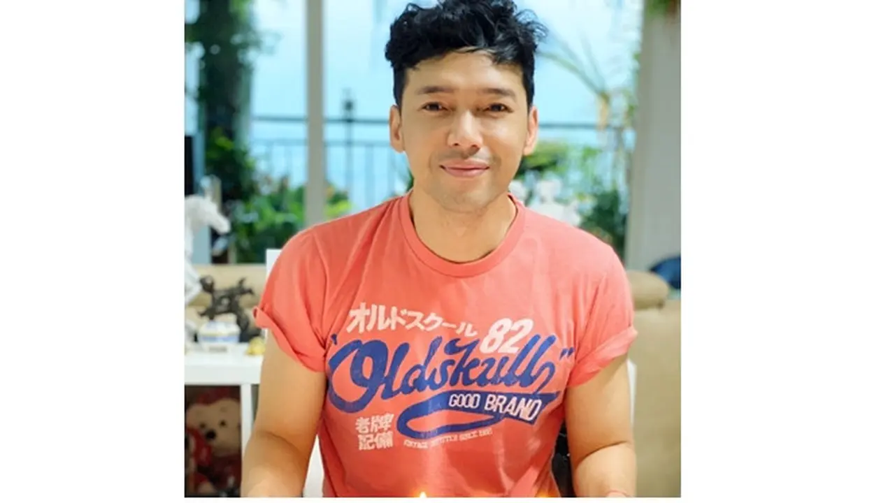 Masih Ingat Adi AFI 2? Ini 7 Potret Terbarunya yang Makin Tampan - Hot ...