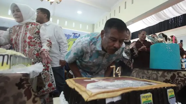 Ulang Tahun ke-74, Umuh Muchtar Lontarkan Harapan untuk Persib - Indonesia Bola.com