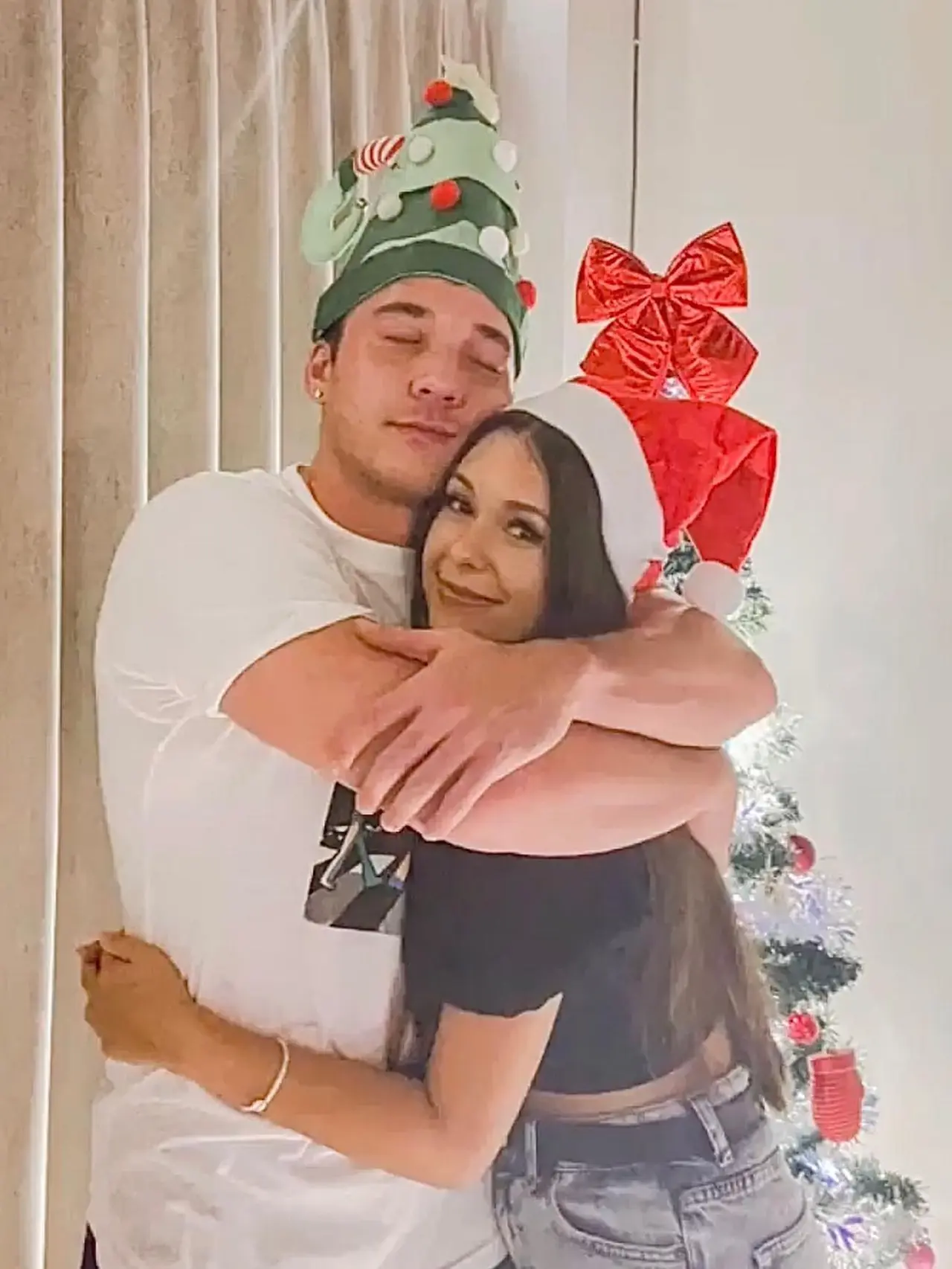 Dari Rayakan Natal Hingga Valentine, Ini 8 Potret Romantis Stefan ...