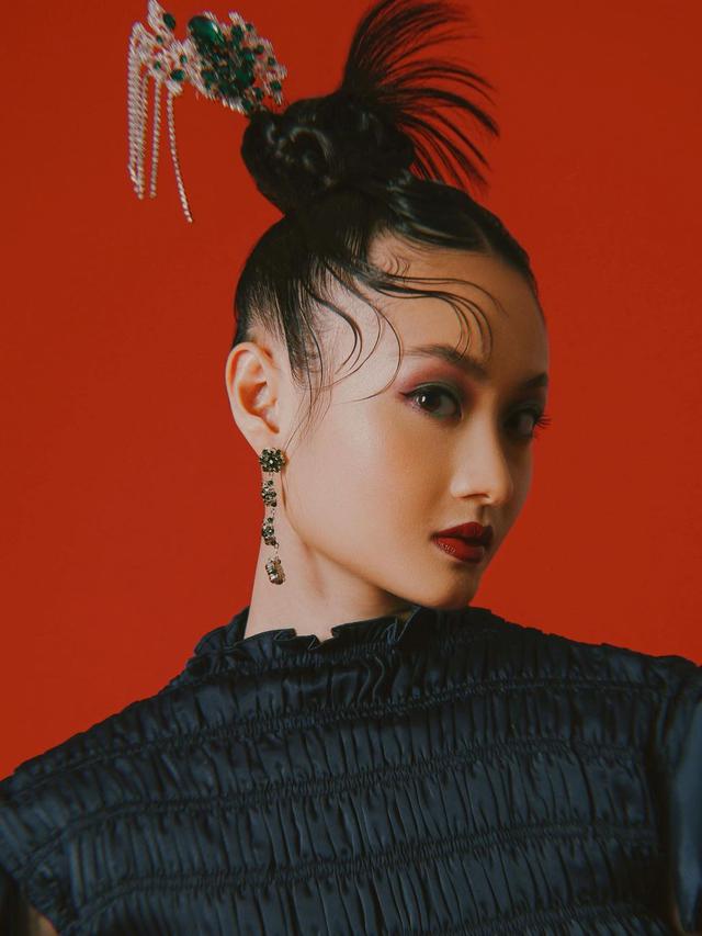 7 Potret Shindy Huang, Pemain Pretty Little Liars yang Curi Perhatian ...