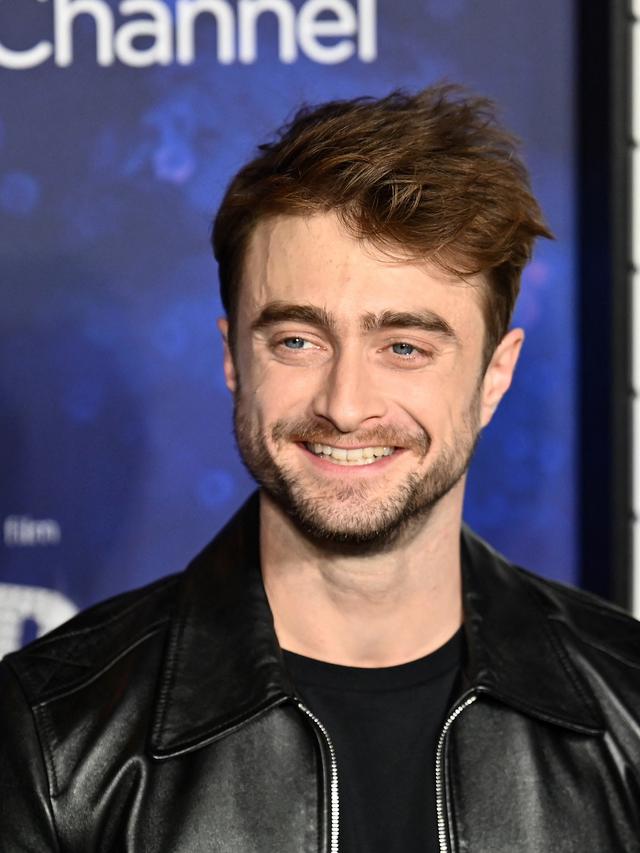 Daniel Radclife Sambut Kelahiran Anak Pertama, Terciduk Paparazi Jalan ...