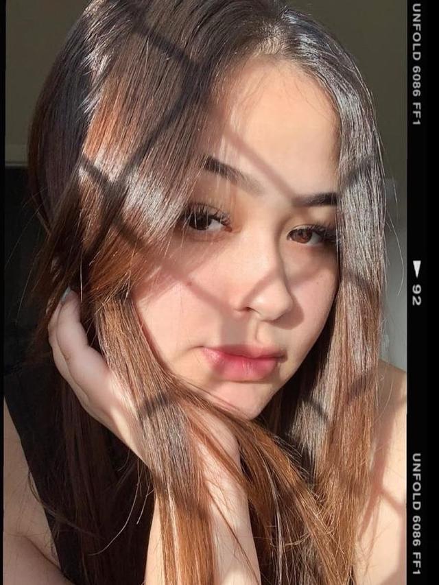 6 Potret Jessica Klopper Kakak Rebecca Klopper yang Tak Kalah Menawan