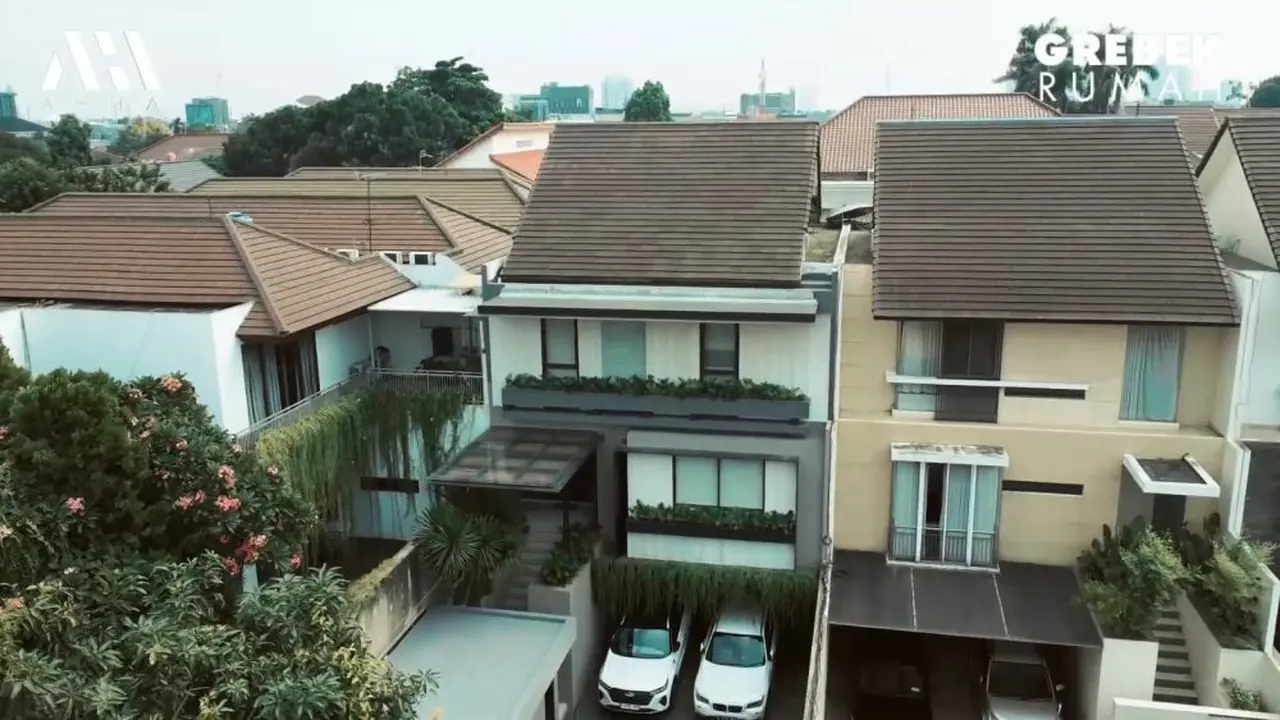 7 Potret Rumah Baru Aura Kasih yang Mewah, Harganya Ditaksir Capai Rp 50 Miliar - Hot Liputan6.com