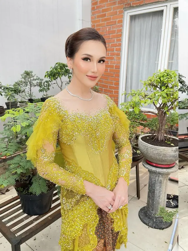 4 Inspirasi Kebaya Hijau Lemon ala Artis yang Cocok untuk Pesta, Penampilan Makin Segar - Hot ...