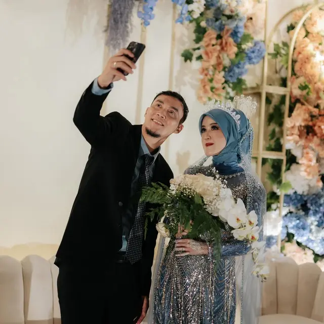 7 Gaya Alya Nabila Istri Gunawan Dwi Cahyo, Inspirasi Pengantin Muslimah 2025 - ShowBiz Liputan6.com