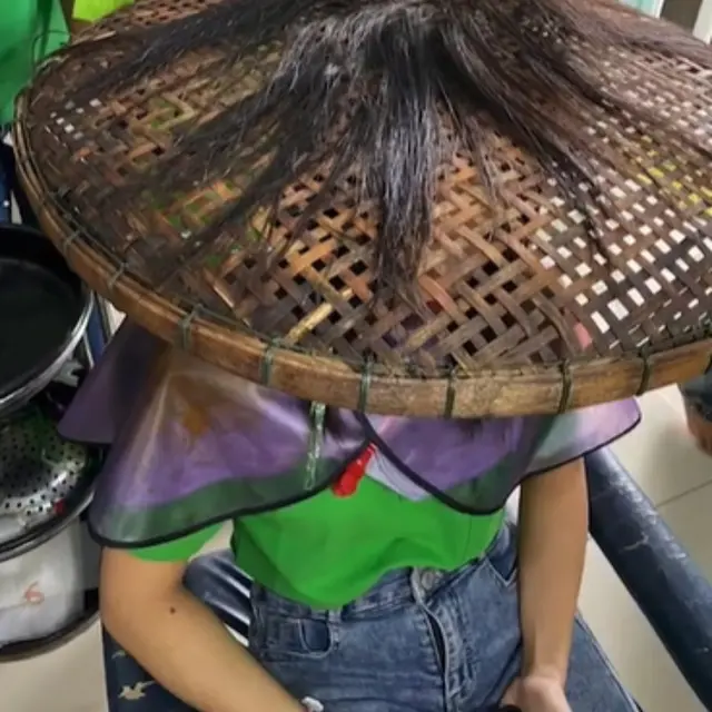 Aksi Nyeleneh Salon Kecantikan Warnai Rambut Pakai Perabot Rumah, dari ...