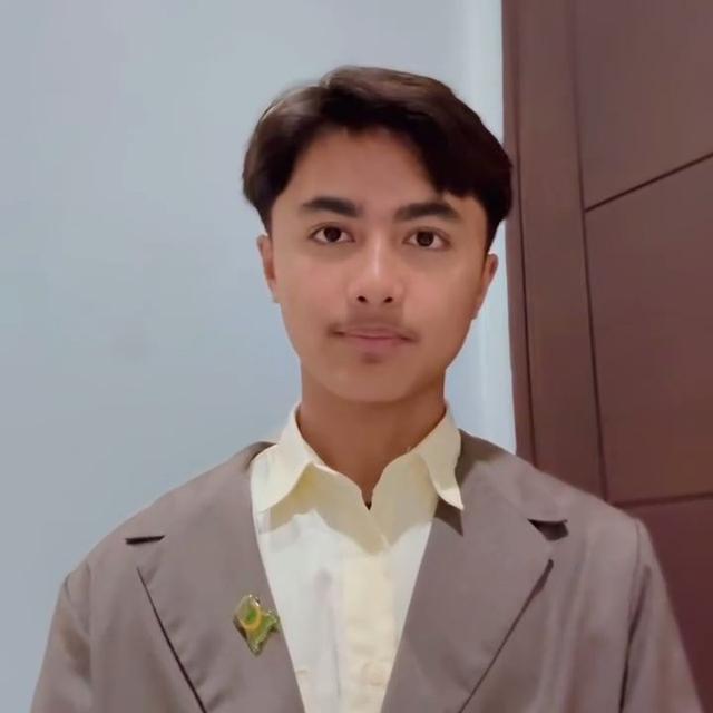 7 Potret Terbaru Bintang Pratama Anak Hengky Kurniawan yang Kini Jadi ...