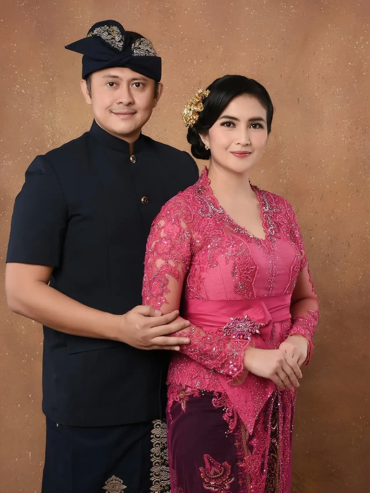 7 Potret Kadek Devie Ratu FTV Kini Jadi Ibu Bhayangkari, Anggun dan Cantik dengan Seragam Merah ...