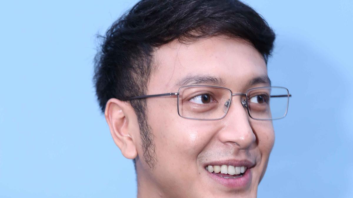 Dimas Anggara Tak Merasa Ganteng, Setuju?