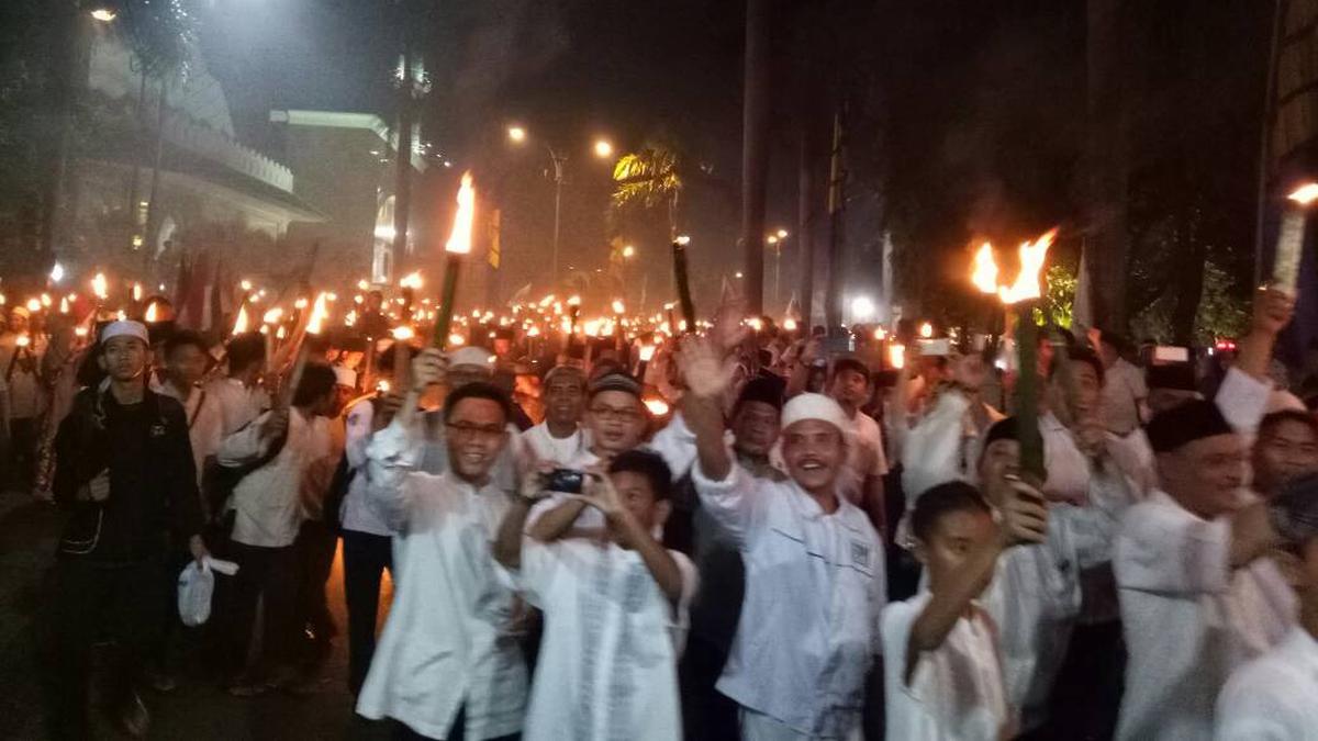 Kemeriahan Warga Tangerang Pawai Obor Sambut Ramadan - Islami Liputan6.com