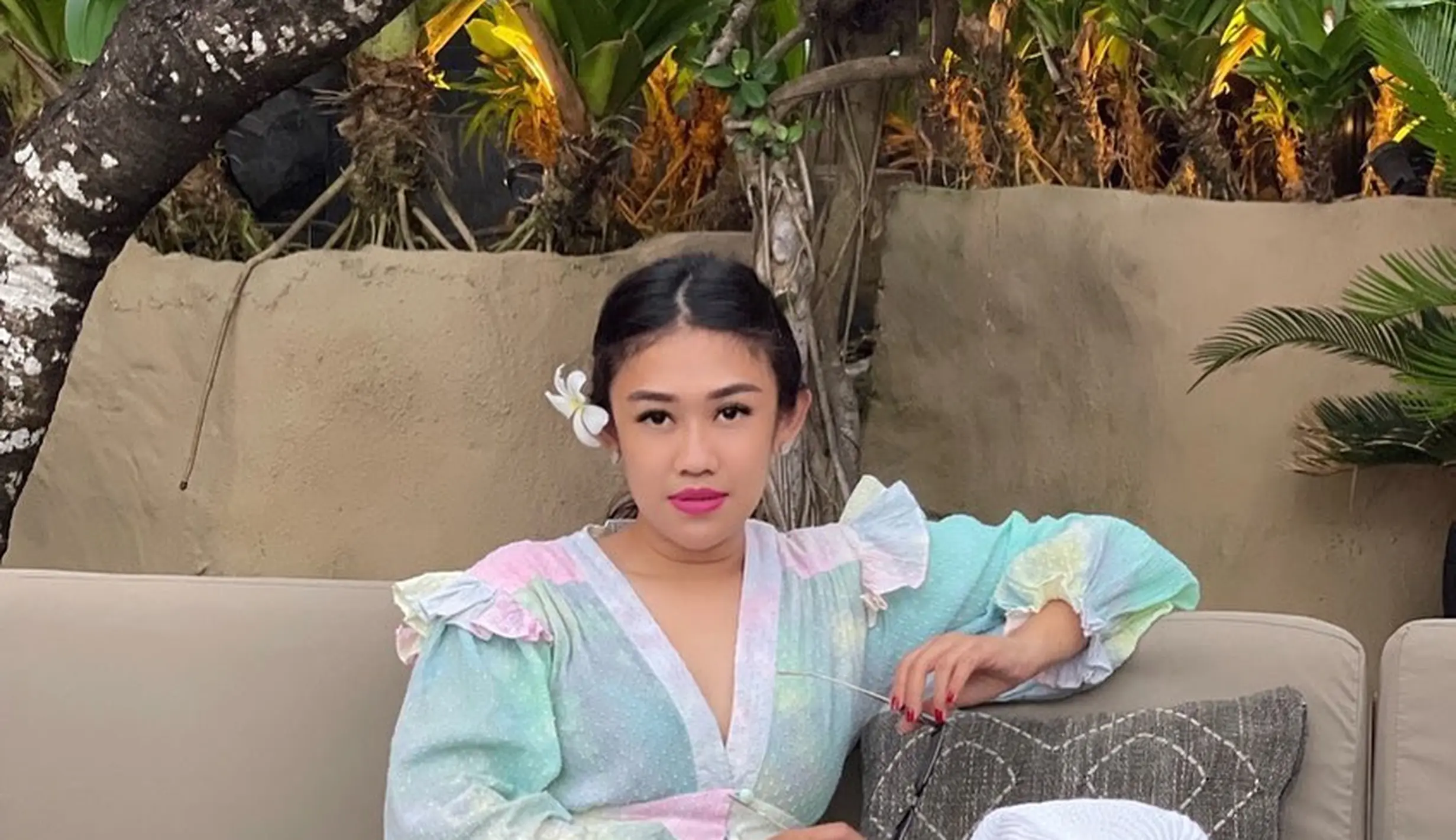 Potret Terbaru Oline Mendeng, Pemeran Susi OB yang Kini Jadi Sosialita ...