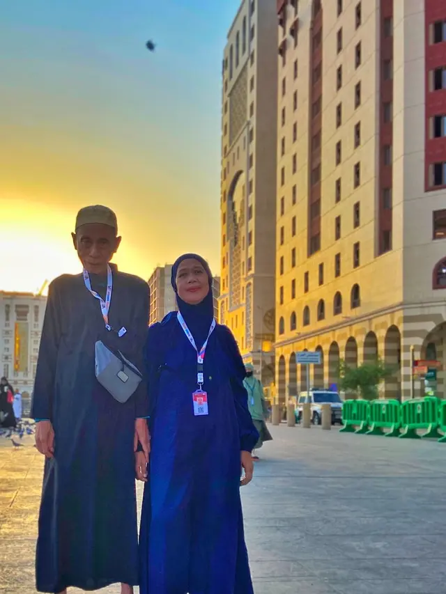Ingat Driver Ojol Babeh Ary? Ini 6 Potretnya yang Kini Sedang Umrah ...