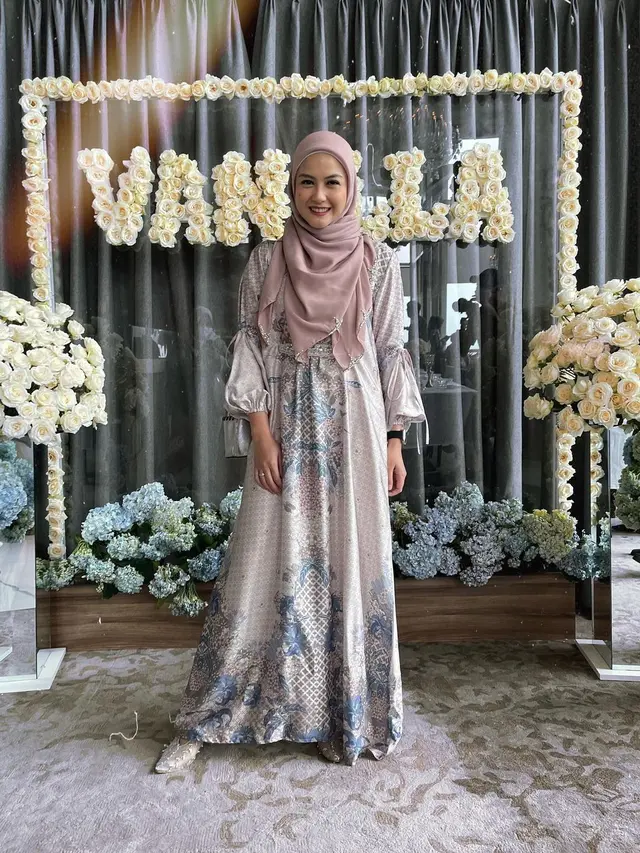 7 Gaya Hijab Revalina S Temat, Inspirasi untuk Idul Fitri - Hot ...