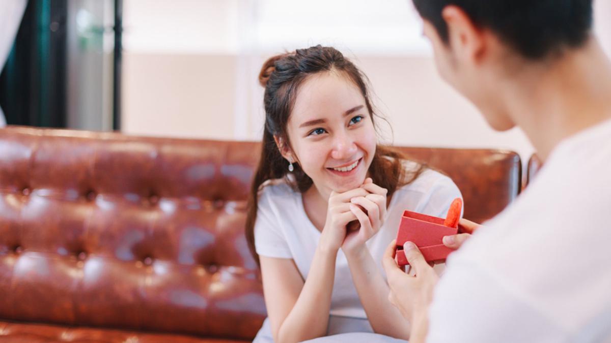 5 Tanda Suami Sangat Tulus Mencintai Istri