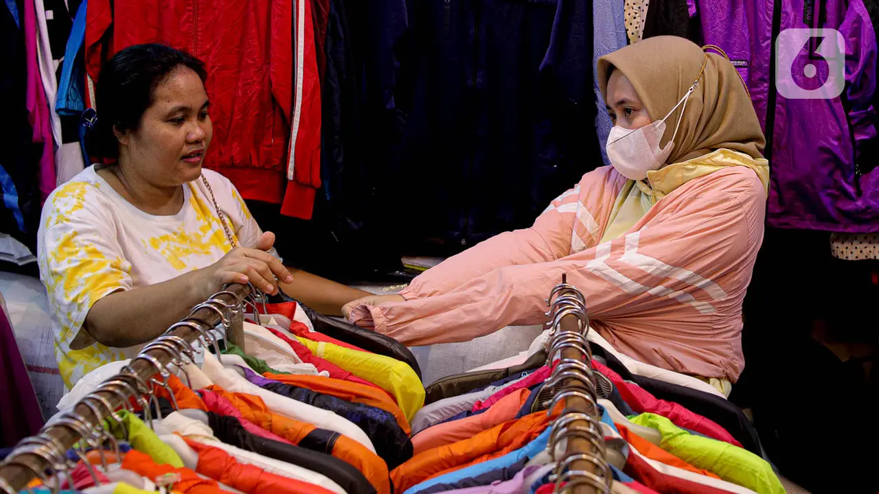 Marak Aksi Thrifting Baju Impor Bekas, Bea Cukai Ungkap Pintu Masuk Penyelundupan - Bisnis ...