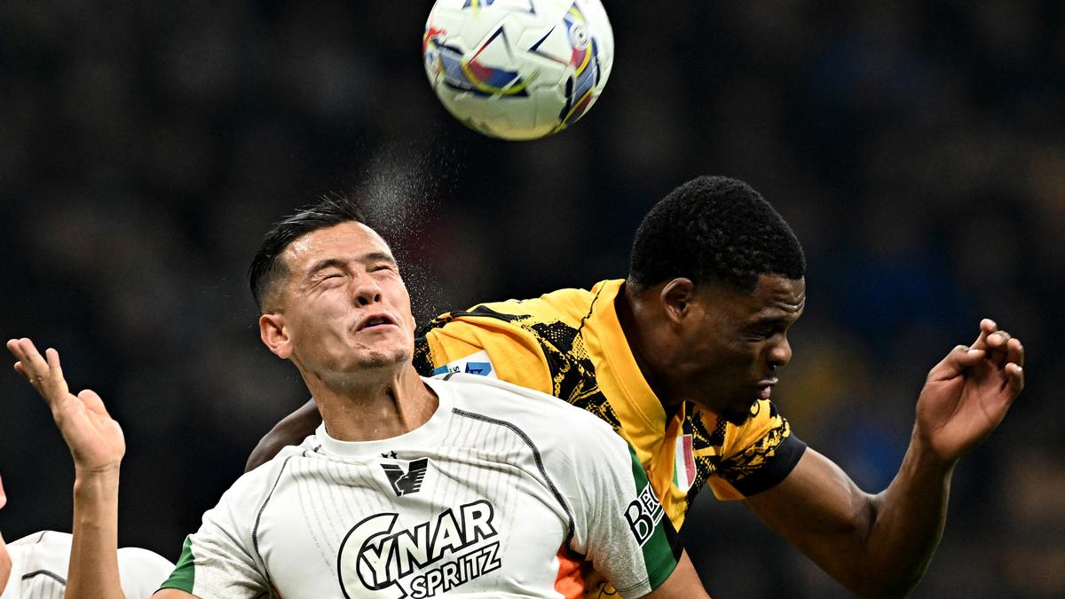 Jay Idzes Bermain Penuh, Venezia Takluk di Kandang Napoli - Hot ...