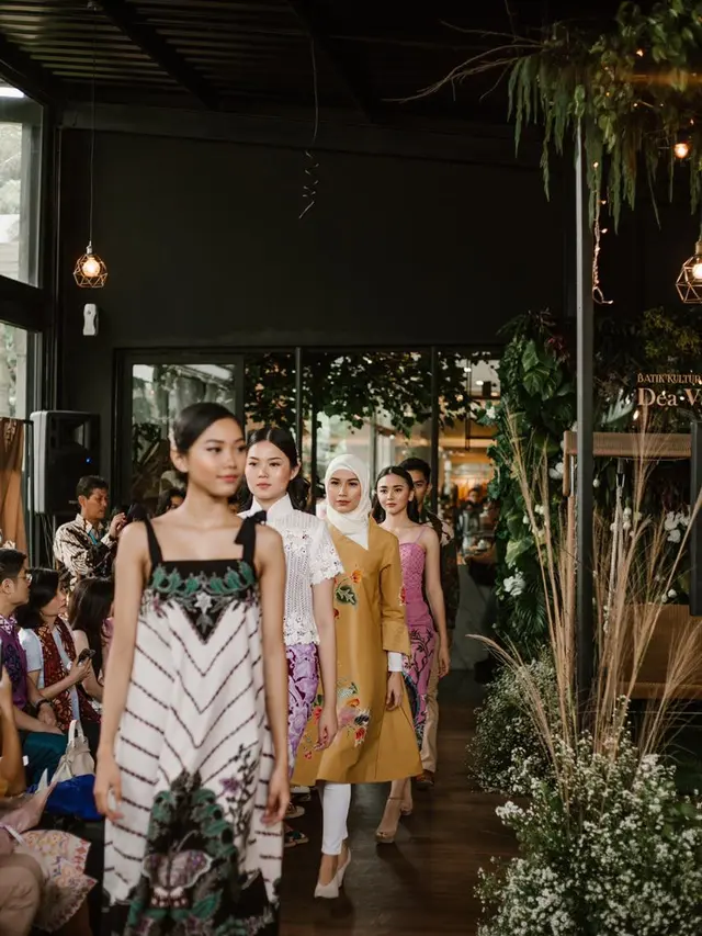 Dea Valencia Hadirkan 30 Koleksi Ready to Wear Batik Kultur - Lifestyle ...