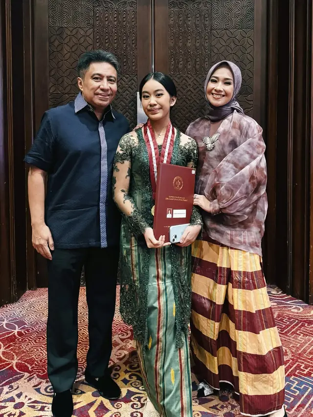 7 Anak Artis yang Lulus SMA Tahun 2025, Siap Melanjutkan ke Perguruan ...