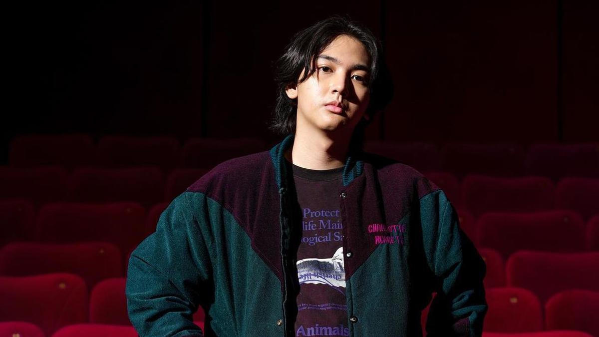 Biodata Lengkap Ari Irham, Pemeran TukTuk The Driver dalam Film Mencuri ...