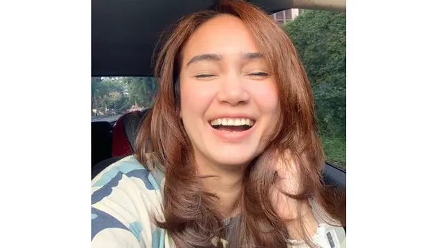 7 Pesona Feby Febiola yang Tetap Awet Muda di Usia 41 Tahun - Hot ...