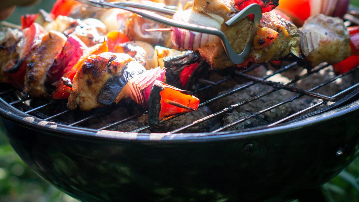 7 Macam Perlengkapan BBQ-an Menyenangkan di Rumah Tanpa Ribet - Food ...