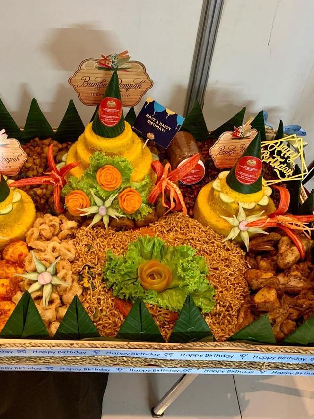 6 Momen Ulang Tahun Vicky Prasetyo yang Ke-37 Tahun, Dirayakan Dengan Potong Tumpeng - Hot ...