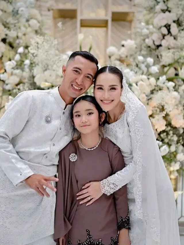 6 Potret Kedekatan Muhammad Fardhana dengan Keluarga Ayu Ting Ting di ...