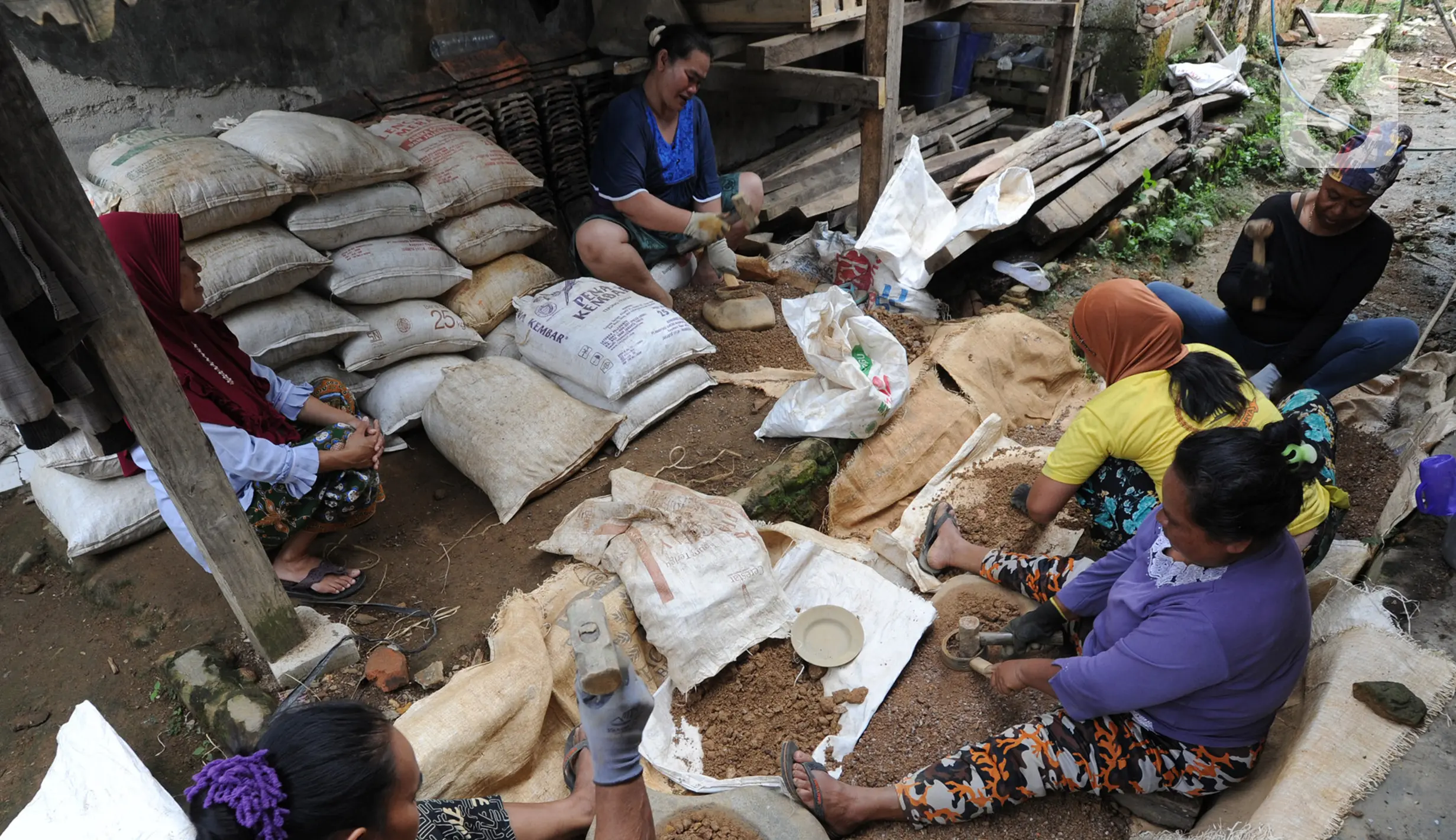 FOTO: [CERITA] Kehidupan Penambang Emas di Citorek - Foto Liputan6.com