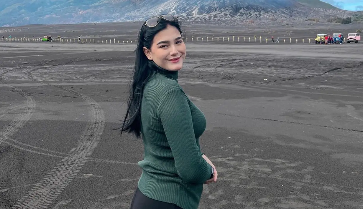 Potret Terbaru Yasmine Ow Pasca 9 Bulan Melahirkan, Kembali Langsing Bak ABG - Foto Liputan6.com