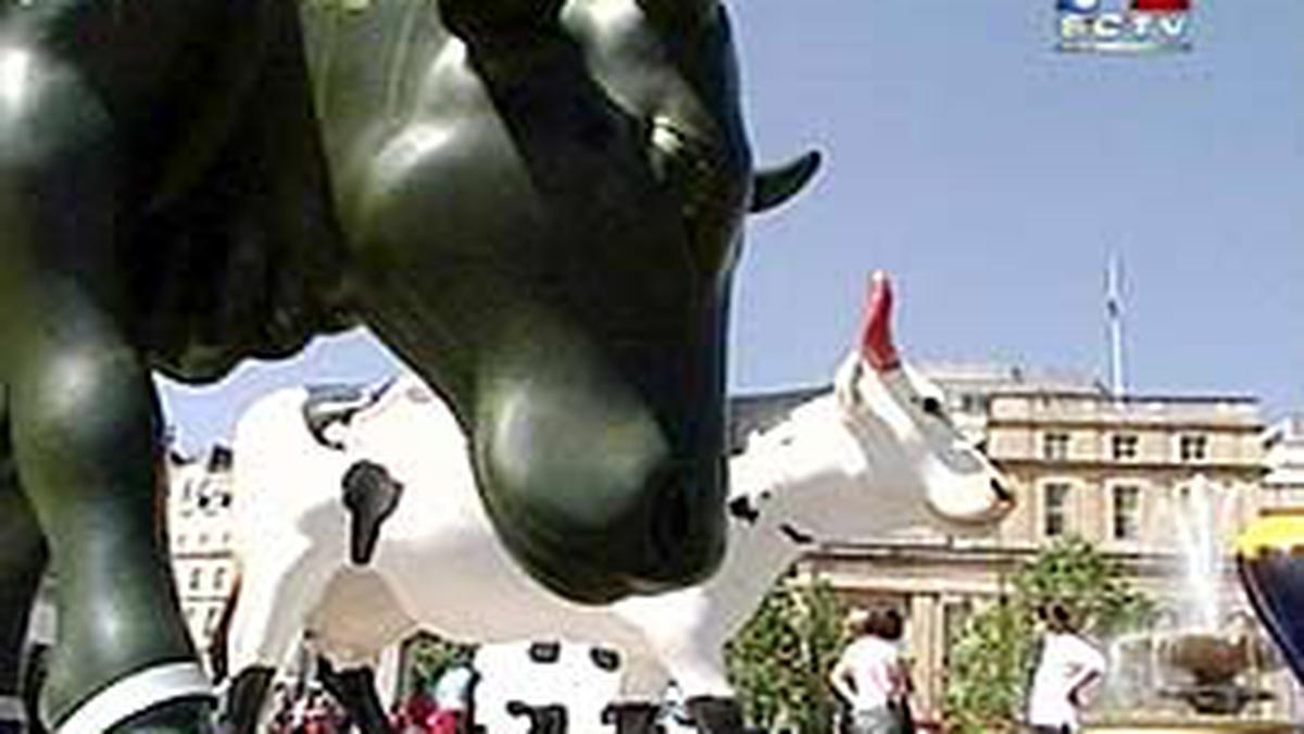 Parade Patung Lembu Hias di London - Global Liputan6.com