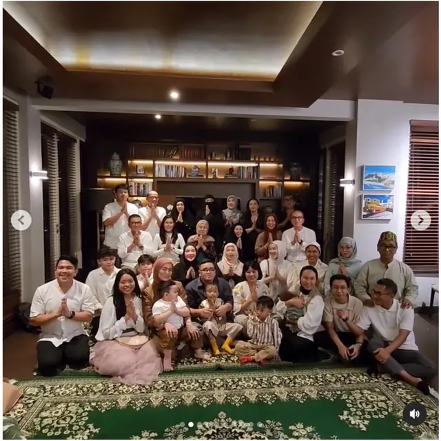 6 Potret Buka Puasa Keluarga Helmy Yahya dan Tantowi Yahya, Penuh Kehangatan - Hot Liputan6.com