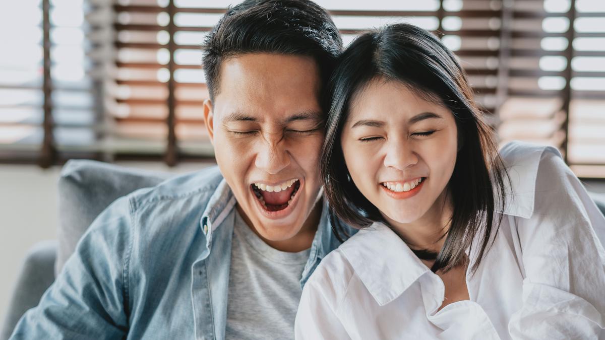 5 Tanda Ini Membuatmu Yakin Dia Mencintaimu Setulus Hati - Relationship Fimela.com